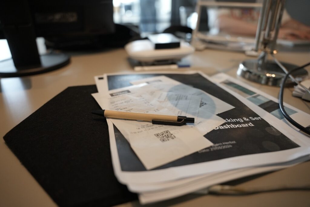 How to interview someone: A guide to effective interviewing – Good Tape